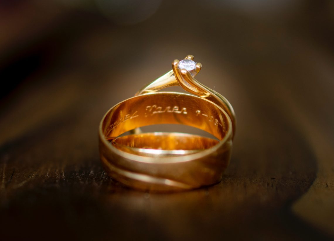 How Does The TikTok Remote Ring Work And What Does It Control?