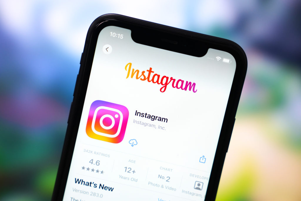 Why Are Instagram Stories Zoomed In? How To Get Them Small Again ...